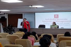 Indukaka Ipcowala Institute Of Management [IIIM], Anand: Courses, Fees ...