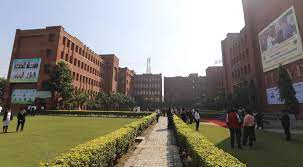 Lloyd Business School [LBS], Greater Noida: Courses, Fees, Placements